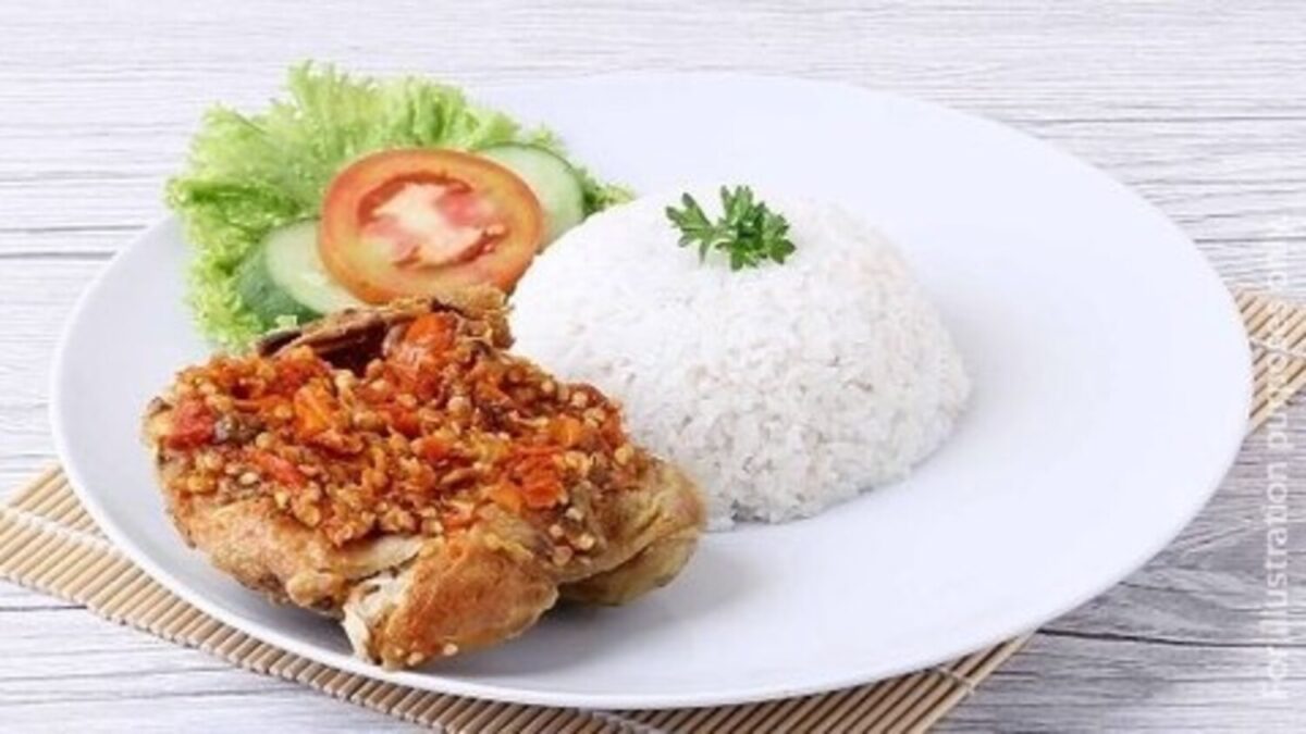 Empal Gepuk Disantap Dengan Nasi Putih Dan Sambal Memang Tiada Duanya