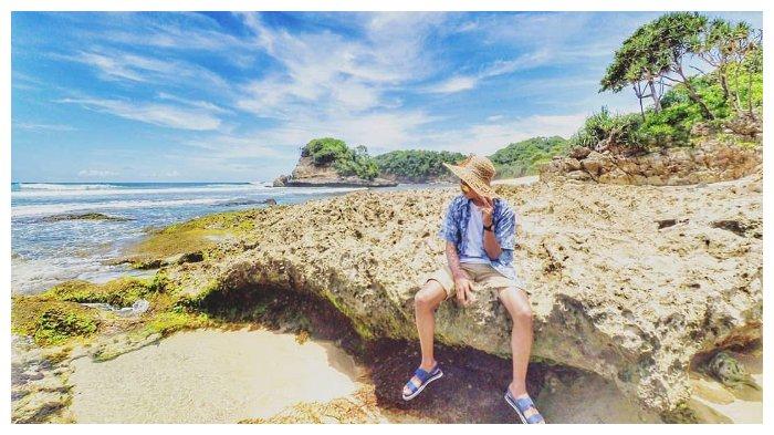 Wisata Pantai Jonggring Saloko Cocok Di Kunjungi - TOPWISATA
