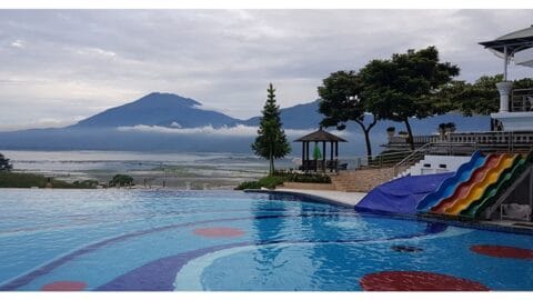 Kolam Renang Surya Water Boom Gresik, Fasilitas, Harga Tiket Terbaru ...